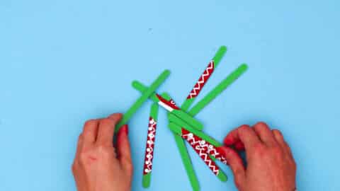 DIY Christmas Popsicle Stick Puzzle Craft (Christmas Ornament)