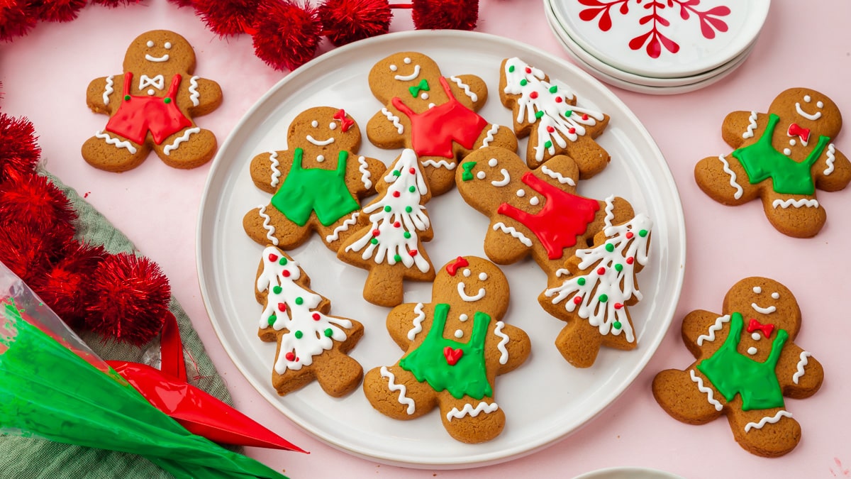 Gingerbread Cookies - Completely Christmas